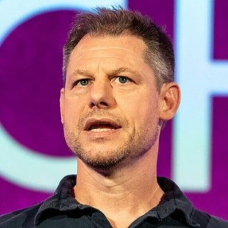 Dinis Guarda Interviews Daniel Doll-Steinberg